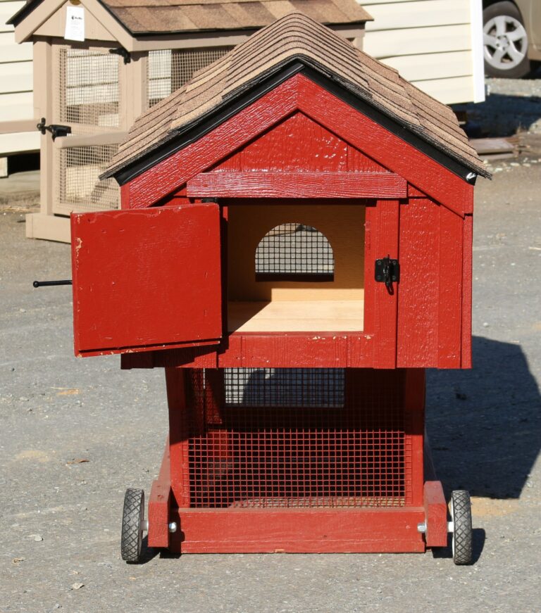 Rabbit Hutch - With Wheels - Black Bear Outdoor Structures
